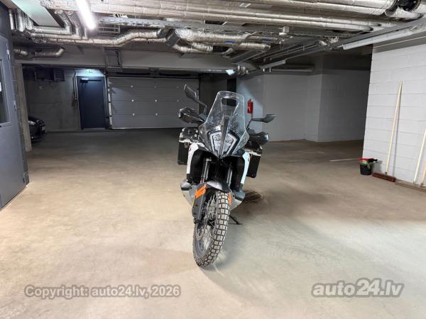 White KTM 790 Adventure 2024 in Tallinn, with an engine capacity of 0.80 L and mileage of 2 thousand km for 10990 €, photo 9 on AUTOMOTO.COM.LV