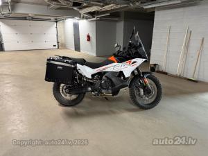 Balts KTM 790 Adventure 2024 Tallina, ar dzinēja tilpumu 0.80 L un nobraukumu 3 tūkst. km par 9990 €, foto  vietnē AUTOMOTO.COM.LV