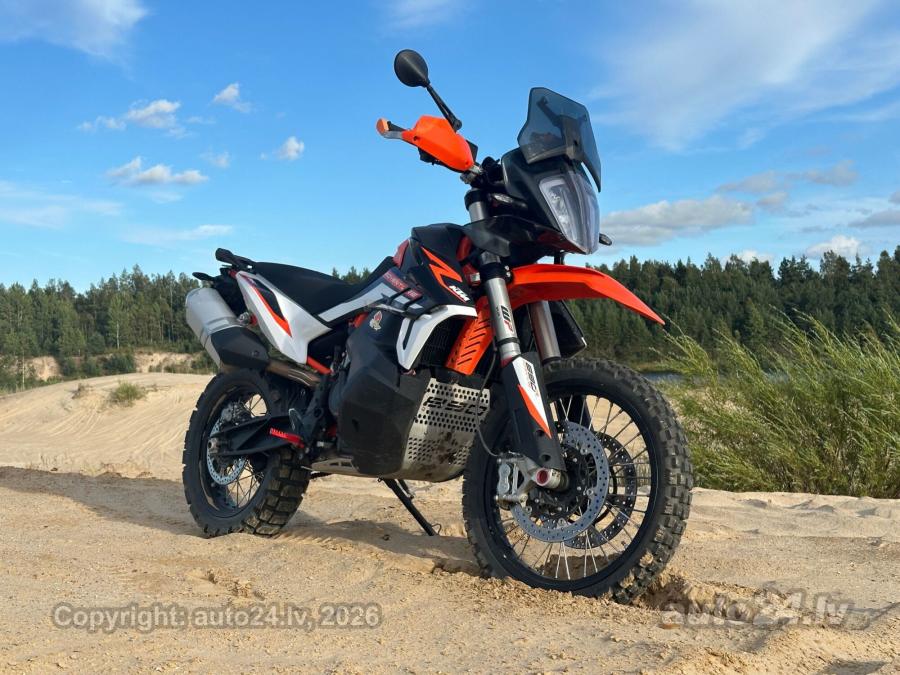 KTM 890 Adventure R 2021 in Tallinn, with an engine capacity of 0.89 L and mileage of 33 thousand km for 10500 €, photo 1 on AUTOMOTO.COM.LV