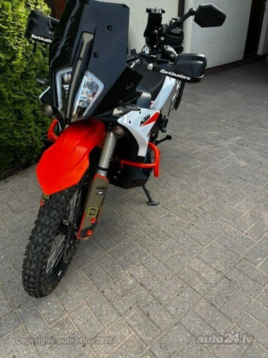 KTM 890 Adventure R 2023 in Tartu, with an engine capacity of 0.89 L and mileage of 11 thousand km for 11900 €, photo 3 on AUTOMOTO.COM.LV