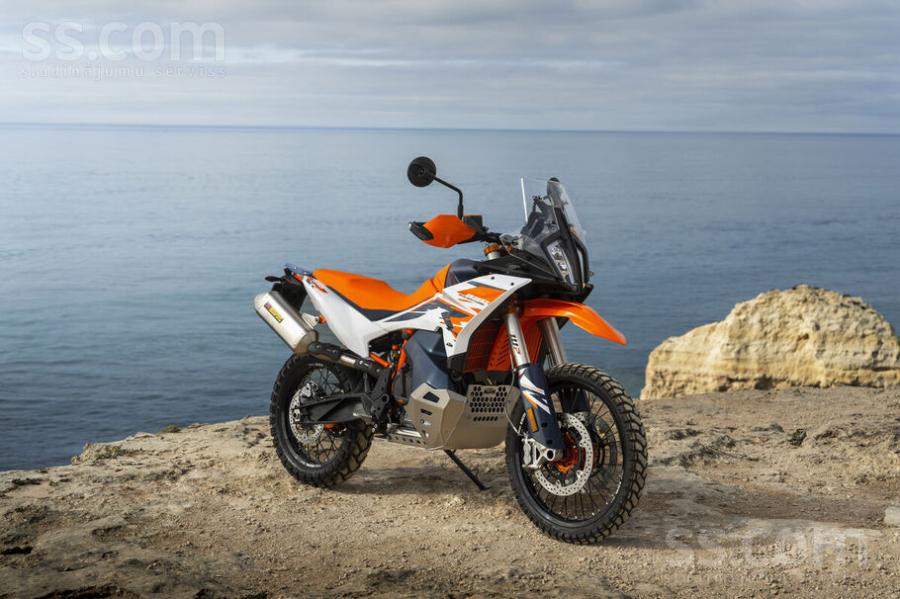 KTM 890 Adventure R 2026 Rīga, ar dzinēja tilpumu 0.89 L un nobraukumu 0 tūkst. km par 14740 €, foto 3 vietnē AUTOMOTO.COM.LV