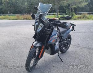 Black KTM 890 2021 in Tallinn, with an engine capacity of 0.89 L and mileage of 20 thousand km for 7590 €, photo 3 on AUTOMOTO.COM.LV
