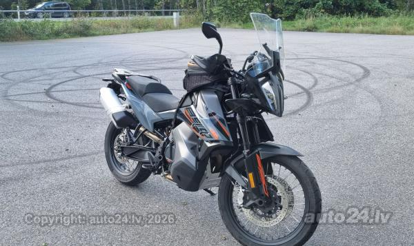 KTM 890 2021 in Tallinn on AUTOMOTO.COM.LV Black KTM 890 2021 in Tallinn, with an engine capacity of 0.89 L and mileage of 20 thousand km for 7590 €, photo 4 on AUTOMOTO.COM.LV