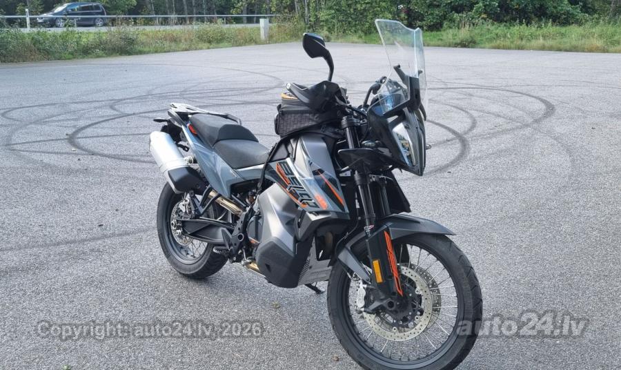 Black KTM 890 2021 in Tallinn, with an engine capacity of 0.89 L and mileage of 20 thousand km for 7590 €, photo 4 on AUTOMOTO.COM.LV