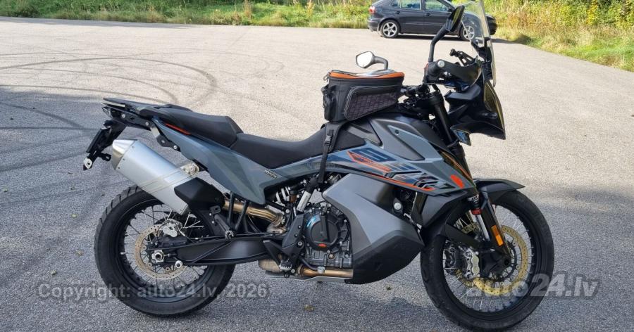 Black KTM 890 2021 in Tallinn, with an engine capacity of 0.89 L and mileage of 20 thousand km for 7590 €, photo 5 on AUTOMOTO.COM.LV
