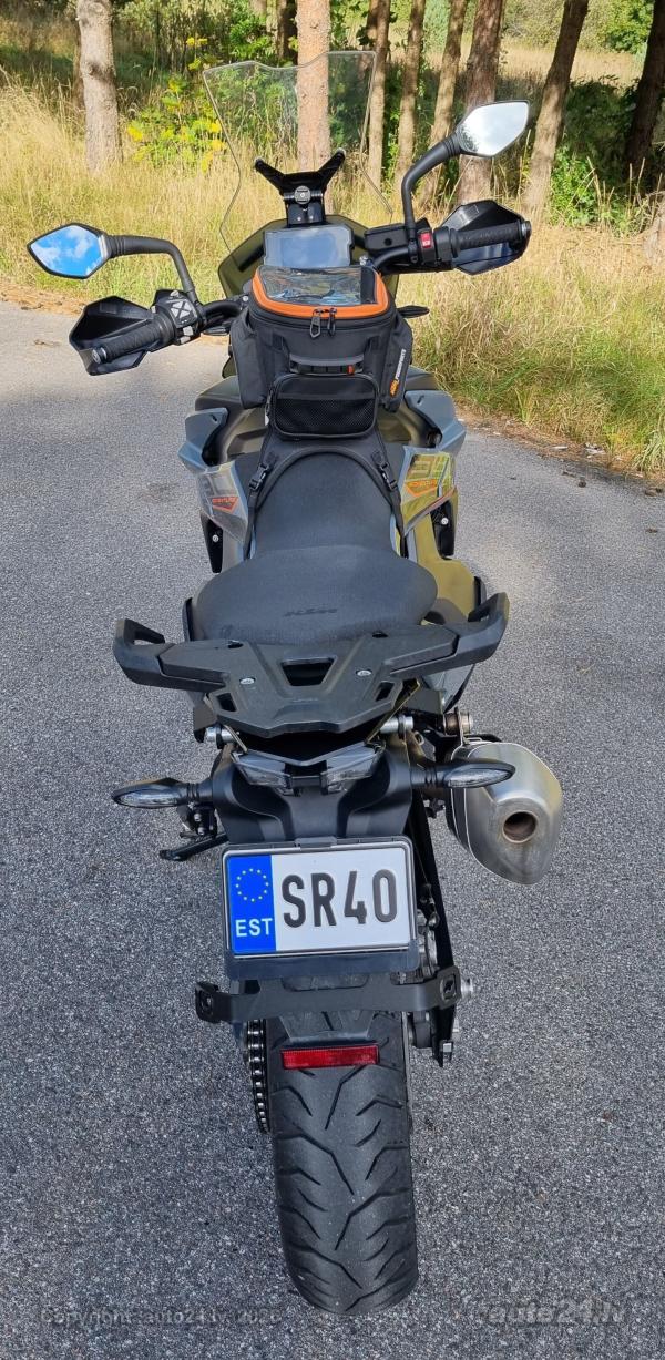 KTM 890 2021 in Tallinn on AUTOMOTO.COM.LV Black KTM 890 2021 in Tallinn, with an engine capacity of 0.89 L and mileage of 20 thousand km for 7590 €, photo 6 on AUTOMOTO.COM.LV