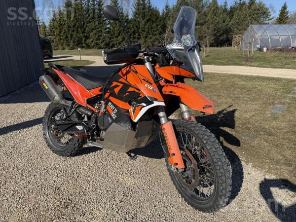KTM 890 2021 Ogre, ar dzinēja tilpumu 0.89 L un nobraukumu 0 tūkst. km par 9500 €, foto 1 vietnē AUTOMOTO.COM.LV