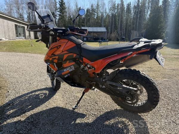 KTM 890 2021 Ogre, ar dzinēja tilpumu 0.89 L un nobraukumu 0 tūkst. km par 9500 €, foto 5 vietnē AUTOMOTO.COM.LV