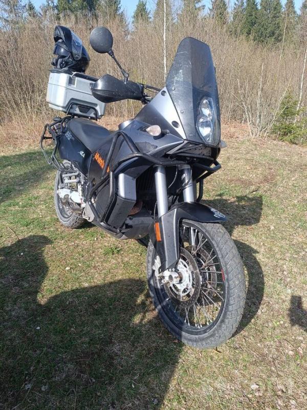KTM 990 Adventure 2007 Rīga, ar dzinēja tilpumu 1.00 L un nobraukumu 0 tūkst. km par 5500 €, foto 5 vietnē AUTOMOTO.COM.LV