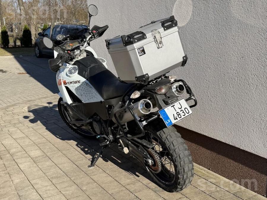 KTM 990 Adventure 2009 Jelgava, ar dzinēja tilpumu 0.99 L un nobraukumu 0 tūkst. km par 4700 €, foto 1 vietnē AUTOMOTO.COM.LV