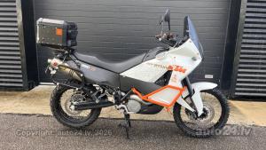 Balts KTM 990 Adventure 2013 Pērnava, ar dzinēja tilpumu 1.00 L un nobraukumu 80 tūkst. km par 6600 €, foto 1 vietnē AUTOMOTO.COM.LV