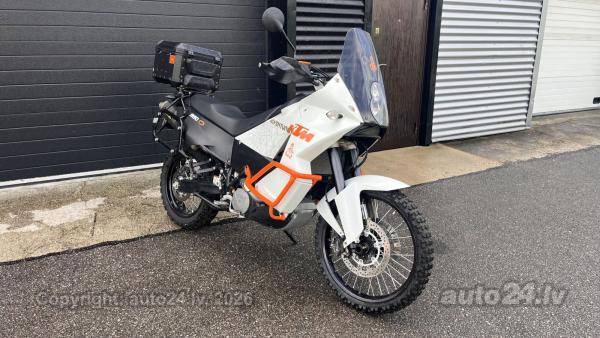 Balts KTM 990 Adventure 2013 Pērnava, ar dzinēja tilpumu 1.00 L un nobraukumu 80 tūkst. km par 6600 €, foto 4 vietnē AUTOMOTO.COM.LV
