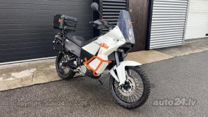 Balts KTM 990 Adventure 2013 Pērnava, ar dzinēja tilpumu 1.00 L un nobraukumu 80 tūkst. km par 6600 €, foto 5 vietnē AUTOMOTO.COM.LV