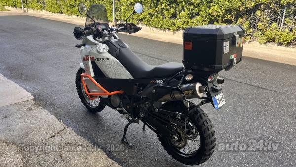 Balts KTM 990 Adventure 2013 Pērnava, ar dzinēja tilpumu 1.00 L un nobraukumu 80 tūkst. km par 6600 €, foto 6 vietnē AUTOMOTO.COM.LV