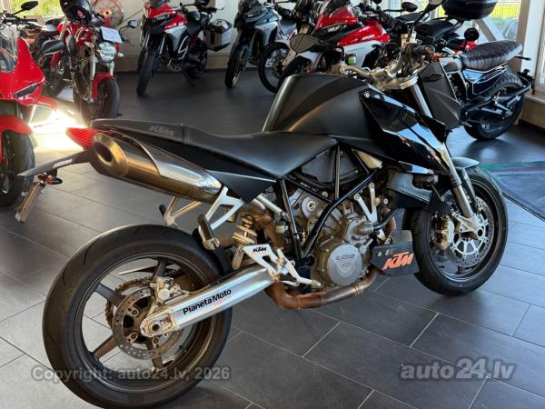Melns KTM 990 Super Duke 2005 Tallina, ar dzinēja tilpumu 1.00 L un nobraukumu 38 tūkst. km par 3490 €, foto 4 vietnē AUTOMOTO.COM.LV