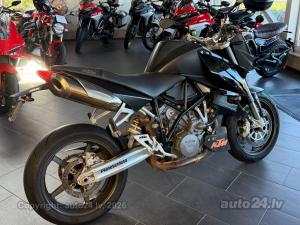 Melns KTM 990 Super Duke 2005 Tallina, ar dzinēja tilpumu 1.00 L un nobraukumu 38 tūkst. km par 3490 €, foto 4 vietnē AUTOMOTO.COM.LV