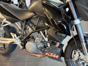 Melns KTM 990 Super Duke 2005 Tallina, ar dzinēja tilpumu 1.00 L un nobraukumu 38 tūkst. km par 3490 €, foto 6 vietnē AUTOMOTO.COM.LV