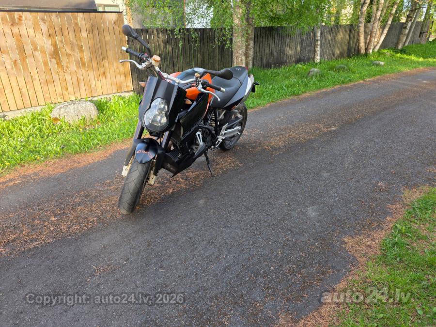 Черный КТМ 990 Super Duke 2006 в Таллин, объемом двигателя 1.00 л и пробегом 30 тыс. км за 2700 €, фото 4 на AUTOMOTO.COM.LV