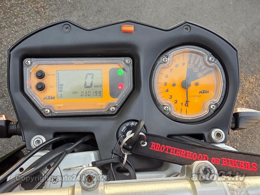 Черный КТМ 990 Super Duke 2006 в Таллин, объемом двигателя 1.00 л и пробегом 30 тыс. км за 2700 €, фото 10 на AUTOMOTO.COM.LV