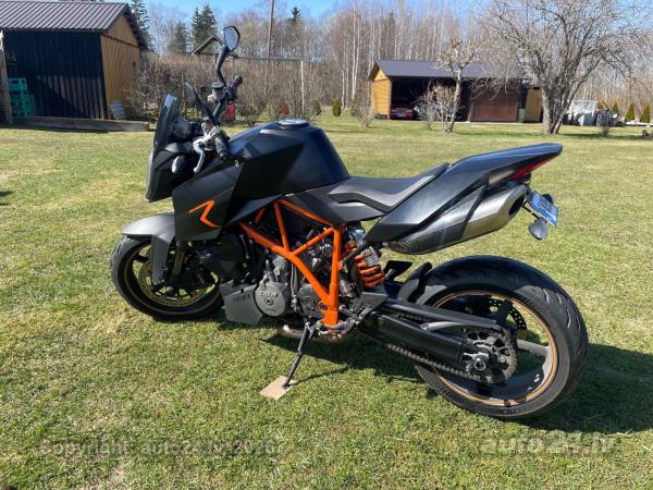 Black KTM 990 Super Duke 2007 in Parnu, with an engine capacity of 1.00 L and mileage of 39 thousand km for 5400 €, photo 2 on AUTOMOTO.COM.LV