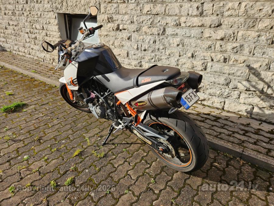 Черный КТМ 990 Super Duke 2010 в Таллин, объемом двигателя 1.00 л и пробегом 34 тыс. км за 4200 €, фото 3 на AUTOMOTO.COM.LV