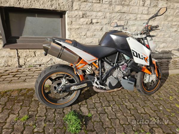 Черный КТМ 990 Super Duke 2010 в Таллин, объемом двигателя 1.00 л и пробегом 34 тыс. км за 4200 €, фото 4 на AUTOMOTO.COM.LV