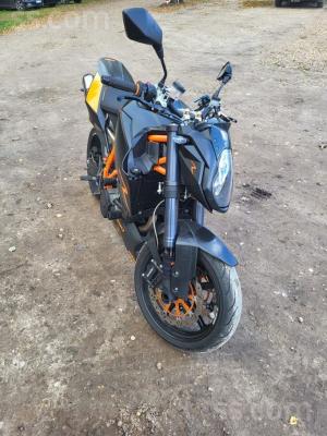 KTM 990 Super Duke 2008 Ogre, ar dzinēja tilpumu 1.00 L un nobraukumu 0 tūkst. km par 3600 €, foto 4 vietnē AUTOMOTO.COM.LV