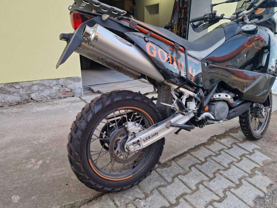 Melns KTM Adventure 2005 Klaipėda, ar dzinēja tilpumu 0.95 L un nobraukumu 48 tūkst. km par 4700 €, foto 8 vietnē AUTOMOTO.COM.LV