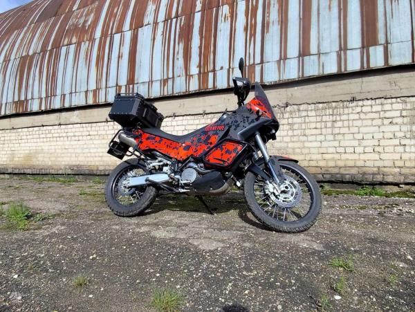 Black KTM Adventure 2007 in Marijampole, with an engine capacity of 0.99 L and mileage of 79 thousand km for 6000 €, photo 5 on AUTOMOTO.COM.LV