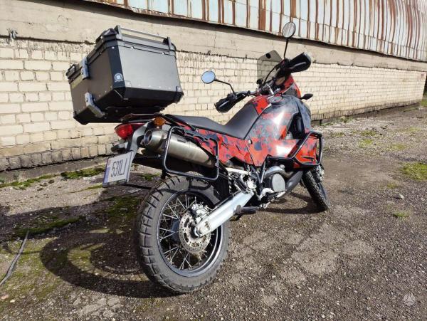 Black KTM Adventure 2007 in Marijampole, with an engine capacity of 0.99 L and mileage of 79 thousand km for 6000 €, photo 6 on AUTOMOTO.COM.LV