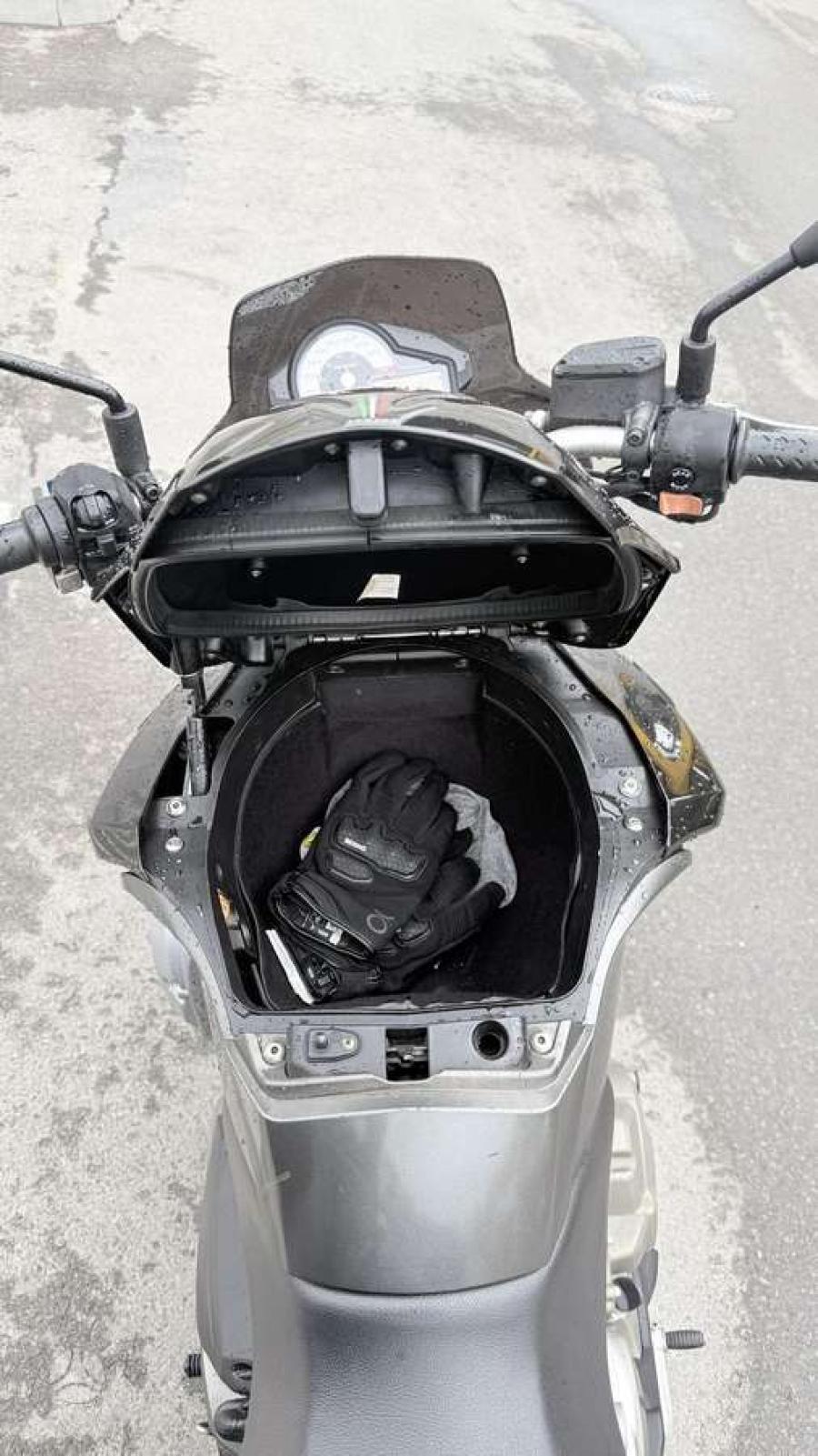 Black KTM Adventure 2008 in Kretinga, with an engine capacity of 0.85 L and mileage of 29 thousand km for 3600 €, photo 13 on AUTOMOTO.COM.LV