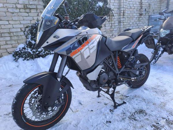 Black KTM Adventure 2014 in Panevezys, with an engine capacity of 1.19 L and mileage of 99 thousand km for 4400 €, photo 7 on AUTOMOTO.COM.LV