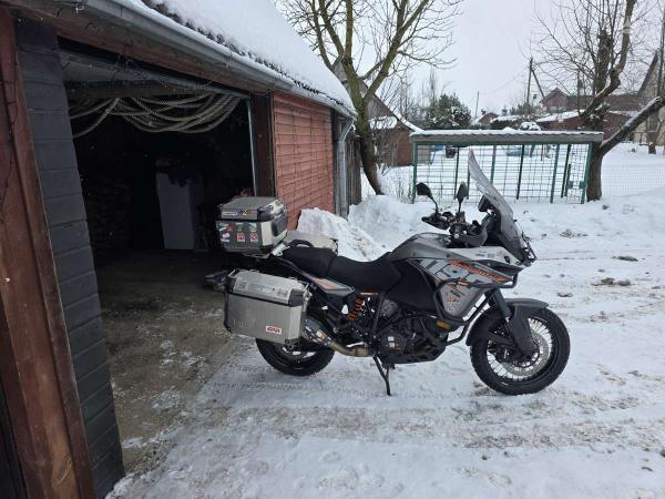 Melns KTM Adventure 2014 Kauņa, ar dzinēja tilpumu 1.19 L un nobraukumu 46 tūkst. km par 7400 €, foto 3 vietnē AUTOMOTO.COM.LV