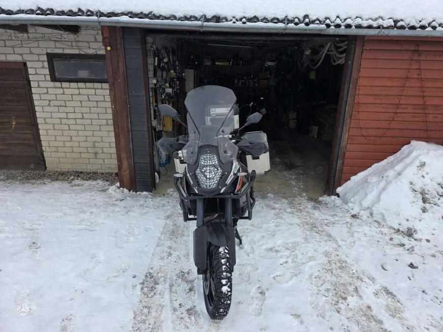 Melns KTM Adventure 2014 Kauņa, ar dzinēja tilpumu 1.19 L un nobraukumu 46 tūkst. km par 7400 €, foto 5 vietnē AUTOMOTO.COM.LV