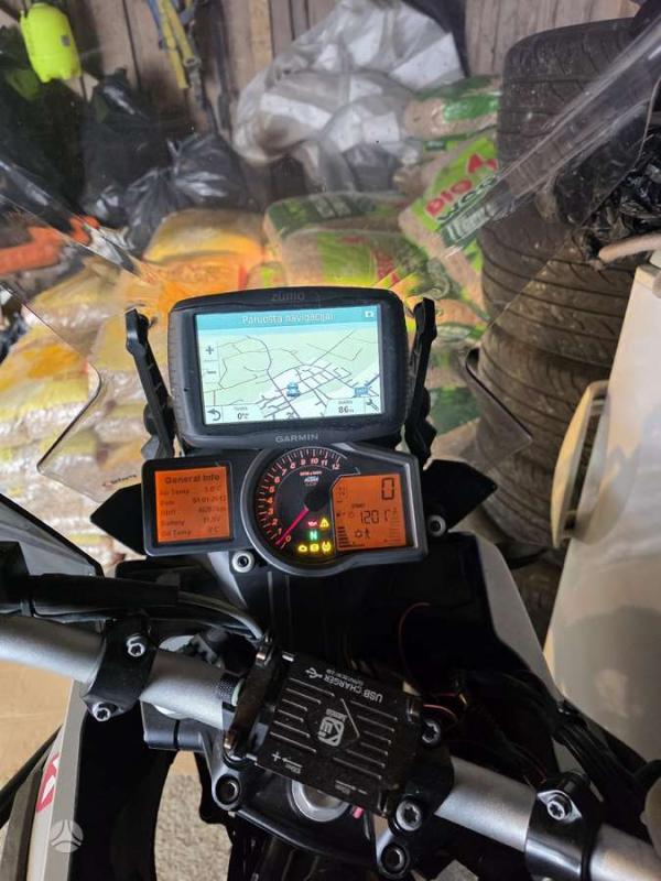 Black KTM Adventure 2014 in Kaunas, with an engine capacity of 1.19 L and mileage of 46 thousand km for 7400 €, photo 11 on AUTOMOTO.COM.LV