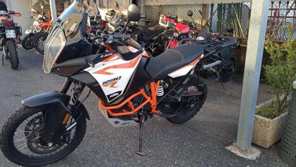Black KTM Adventure 2017 in Panevezys, with an engine capacity of 1.29 L and mileage of 136 thousand km for 6400 €, photo 1 on AUTOMOTO.COM.LV