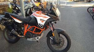 Melns KTM Adventure 2017 Panevēža, ar dzinēja tilpumu 1.29 L un nobraukumu 136 tūkst. km par 6400 €, foto 2 vietnē AUTOMOTO.COM.LV