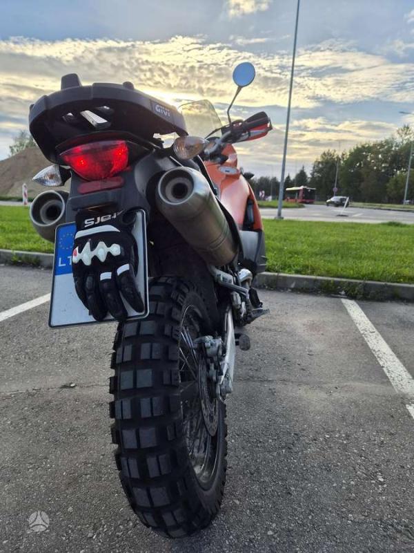 KTM Adventure 2007 Kauņa vietnē KTM Adventure 2007 Kauņa, ar dzinēja tilpumu 1.00 L un nobraukumu 94 tūkst. km par 3750 €, foto 5 vietnē AUTOMOTO.COM.LV
