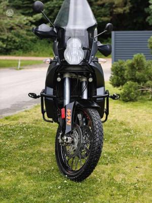 KTM Adventure 2008 Palanga, ar dzinēja tilpumu 0.99 L un nobraukumu 75 tūkst. km par 5000 €, foto  vietnē AUTOMOTO.COM.LV