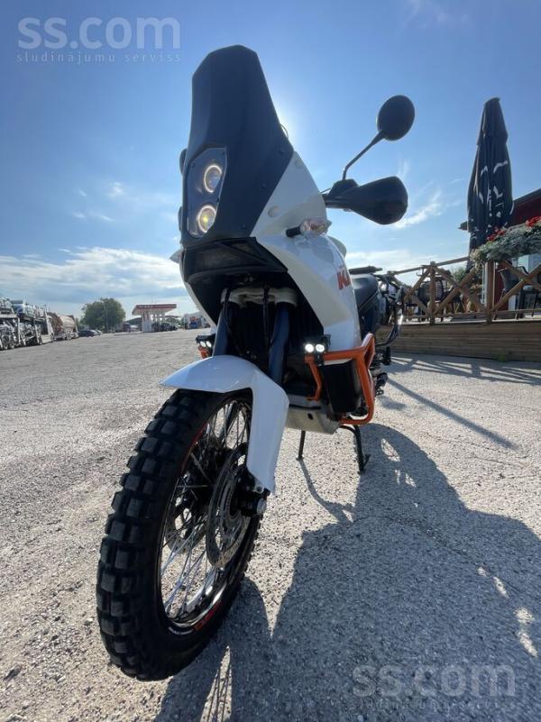 KTM Adventure 2010 Liepāja, ar dzinēja tilpumu 0.99 L un nobraukumu 0 tūkst. km par 6400 €, foto 1 vietnē AUTOMOTO.COM.LV