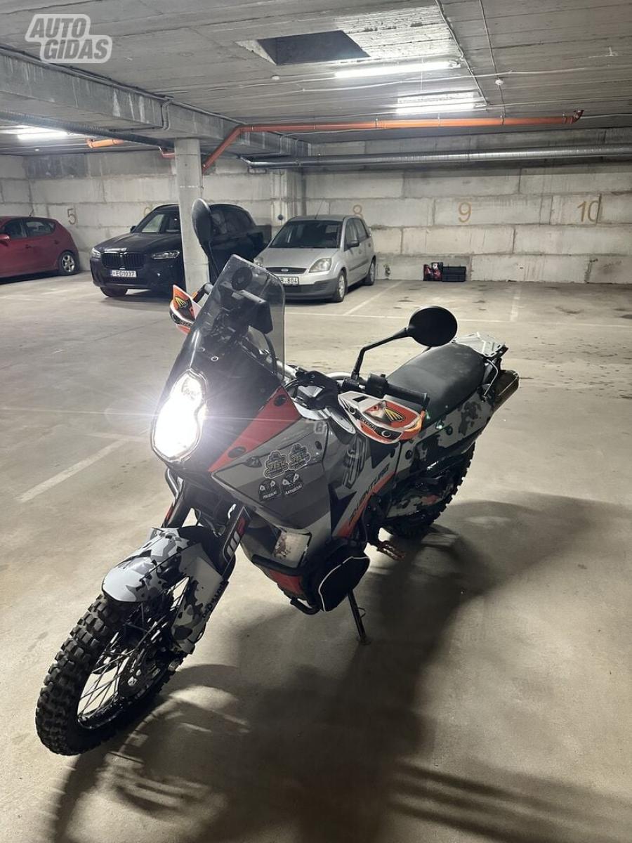 KTM Adventure 2011 Viļņa, ar dzinēja tilpumu 1.00 L un nobraukumu 57 tūkst. km par 4950 €, foto 4 vietnē AUTOMOTO.COM.LV