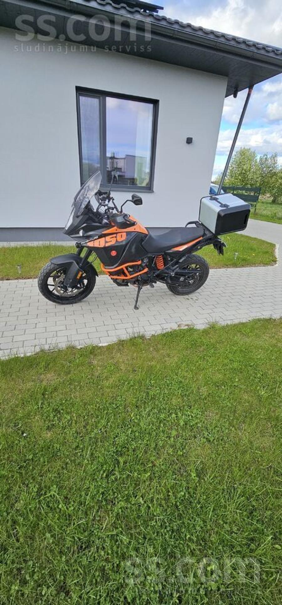 KTM Adventure 2017 in Riga, with an engine capacity of 1.05 L and mileage of 0 thousand km for 6600 €, photo 5 on AUTOMOTO.COM.LV