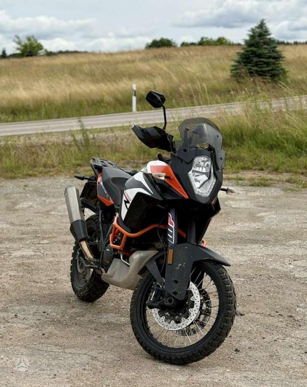 KTM Adventure 2019 in Vilnius on AUTOMOTO.COM.LV KTM Adventure 2019 in Vilnius, with an engine capacity of 1.05 L and mileage of 29 thousand km for 8500 €, photo 3 on AUTOMOTO.COM.LV