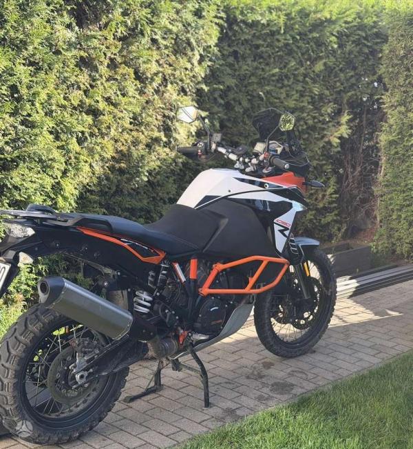 KTM Adventure 2019 in Vilnius on AUTOMOTO.COM.LV KTM Adventure 2019 in Vilnius, with an engine capacity of 1.05 L and mileage of 29 thousand km for 8500 €, photo 4 on AUTOMOTO.COM.LV