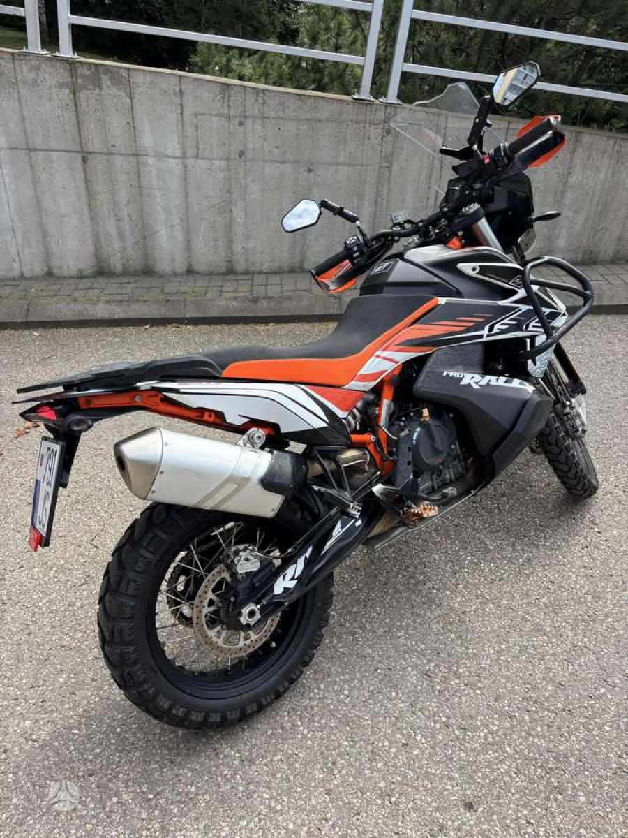 KTM Adventure 2020 Kauņa, ar dzinēja tilpumu 0.80 L un nobraukumu 40 tūkst. km par 6600 €, foto 5 vietnē AUTOMOTO.COM.LV