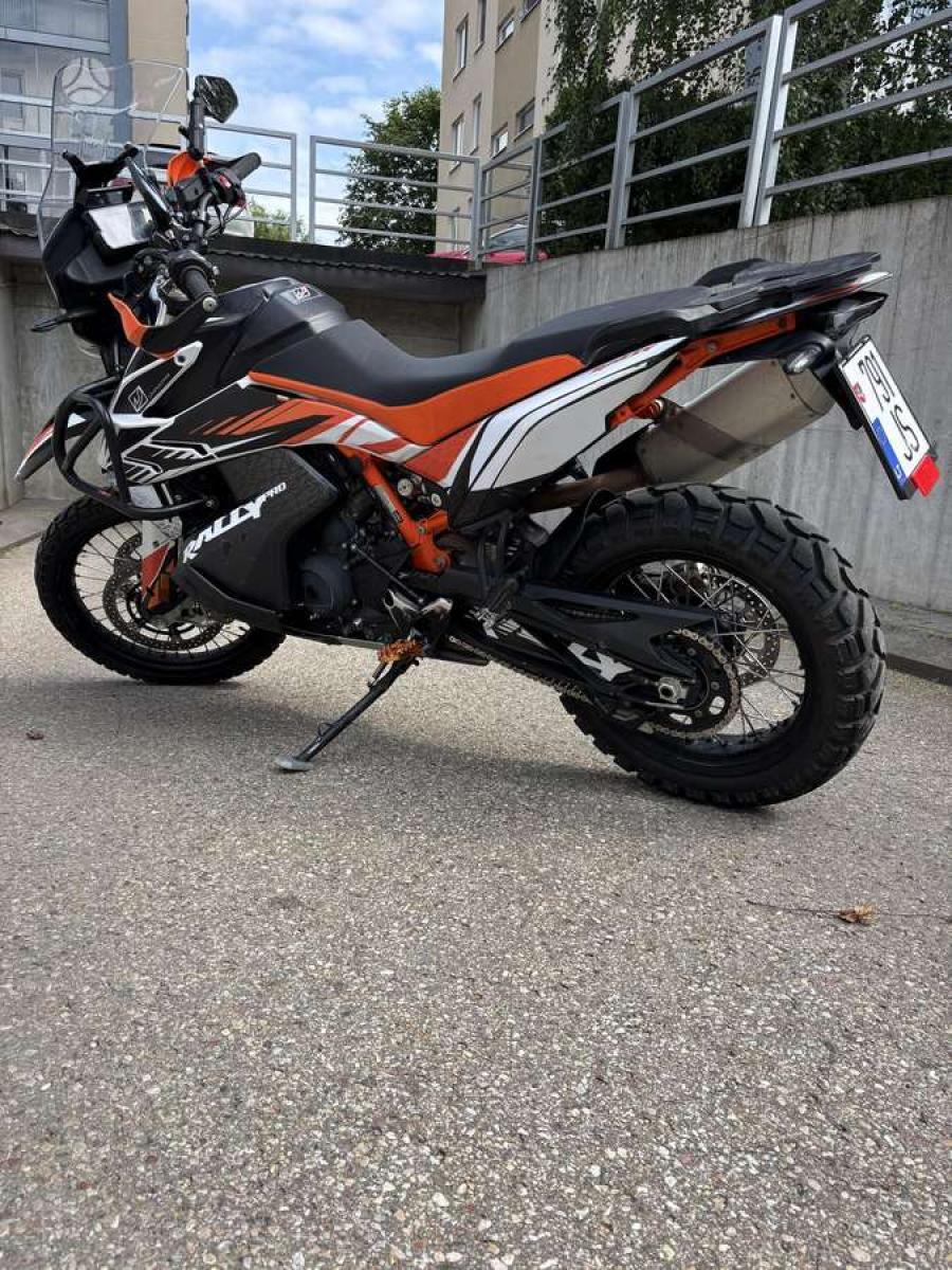 KTM Adventure 2020 Kauņa, ar dzinēja tilpumu 0.80 L un nobraukumu 40 tūkst. km par 6600 €, foto 9 vietnē AUTOMOTO.COM.LV