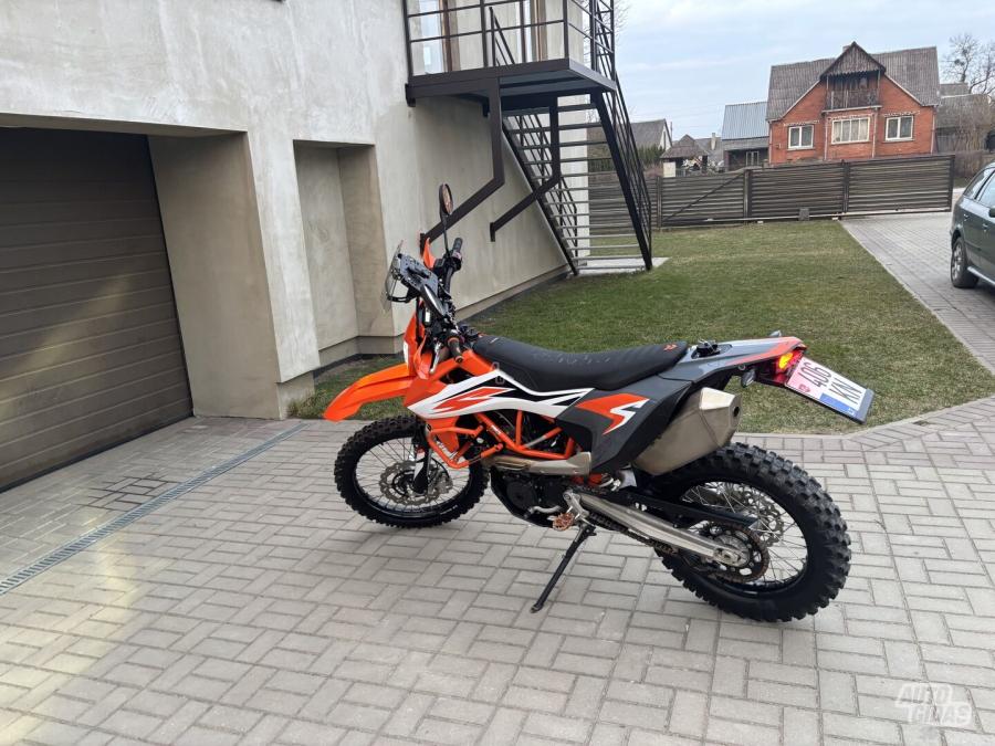 KTM Adventure 2022 Alīta, ar dzinēja tilpumu 0.69 L un nobraukumu 0 tūkst. km par 8000 €, foto 1 vietnē AUTOMOTO.COM.LV