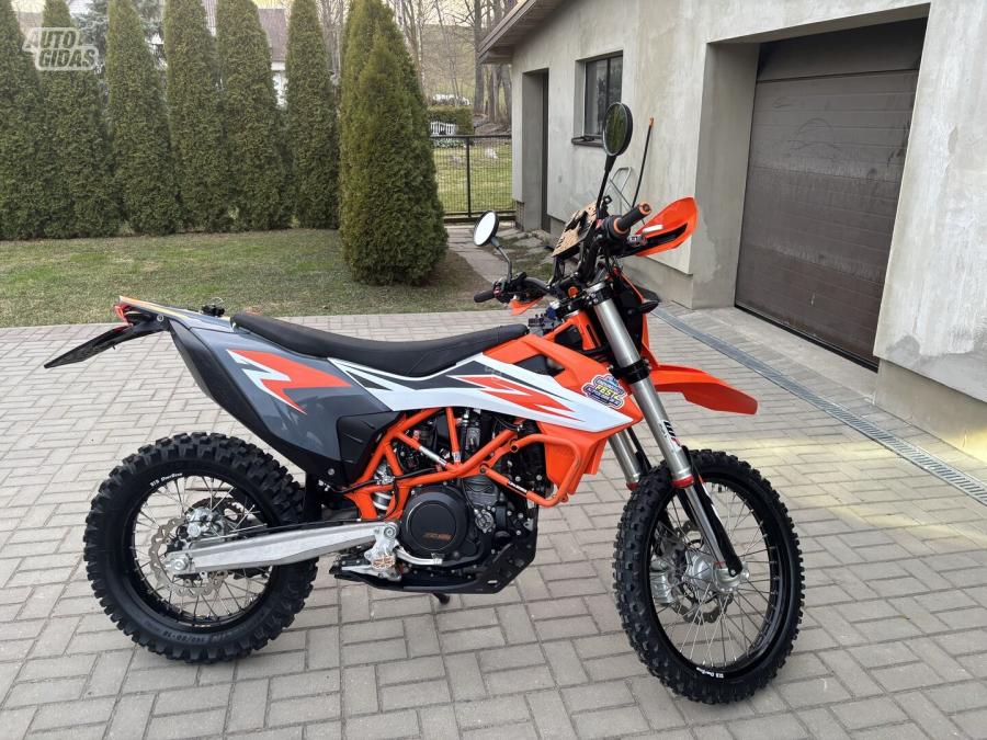 KTM Adventure 2022 Alīta, ar dzinēja tilpumu 0.69 L un nobraukumu 0 tūkst. km par 8000 €, foto 5 vietnē AUTOMOTO.COM.LV
