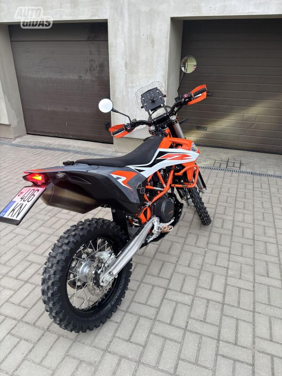 KTM Adventure 2022 Alīta, ar dzinēja tilpumu 0.69 L un nobraukumu 0 tūkst. km par 8000 €, foto 6 vietnē AUTOMOTO.COM.LV