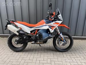 KTM Adventure 2025 Rīga, ar dzinēja tilpumu 0.90 L un nobraukumu 0 tūkst. km par 12500 €, foto 1 vietnē AUTOMOTO.COM.LV